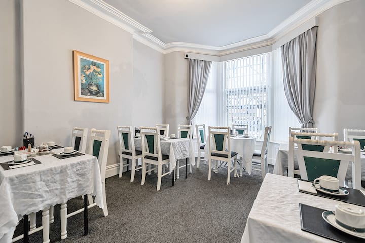 Double Room At Willin House Hotel - Blackpool