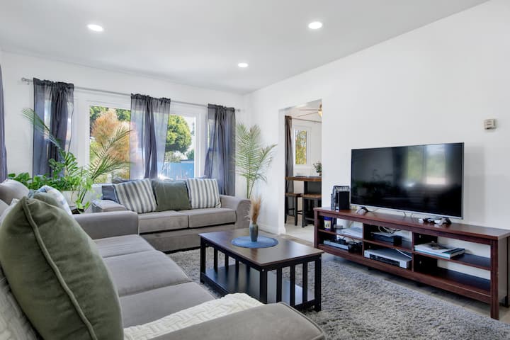 Luxurious Oasis Marina Adjacent 2bed 1bath - Los Angeles, CA