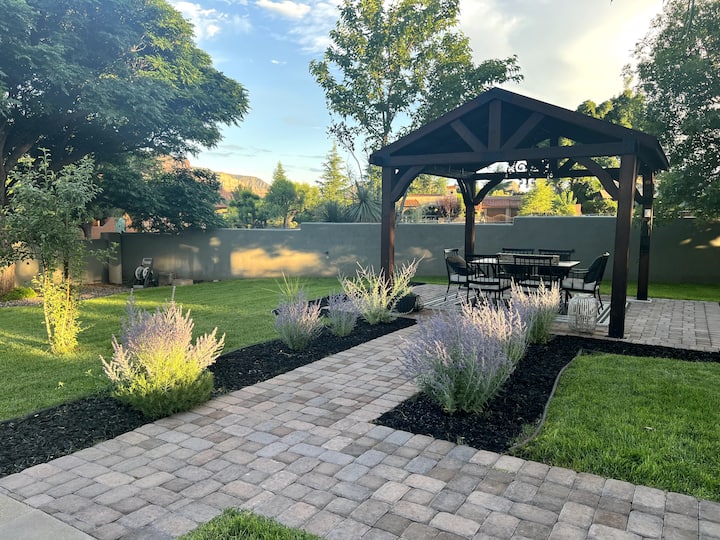 Sedona Gem W/ Yard For Easter Egg Hunts! Sauna! - Sedona, AZ