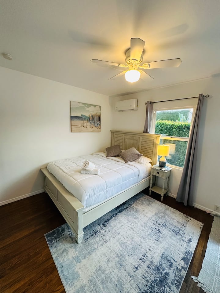 Venice Beachside Studio With Parking - Culver City, CA