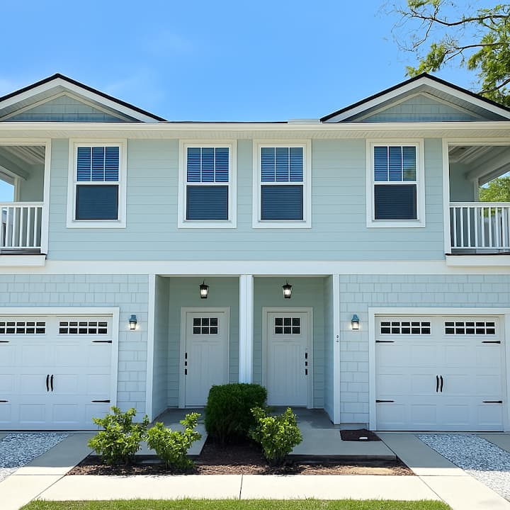 Beachside Duo | 2 Homes, Large Groups, Pets Ok! - Jacksonville Beach, FL
