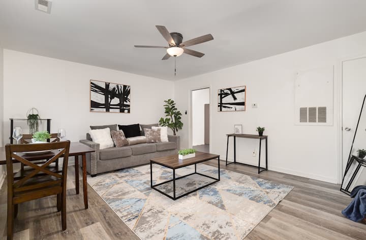 Modern Quiet Getaway 6 Minutes From Duke - Durham, NC