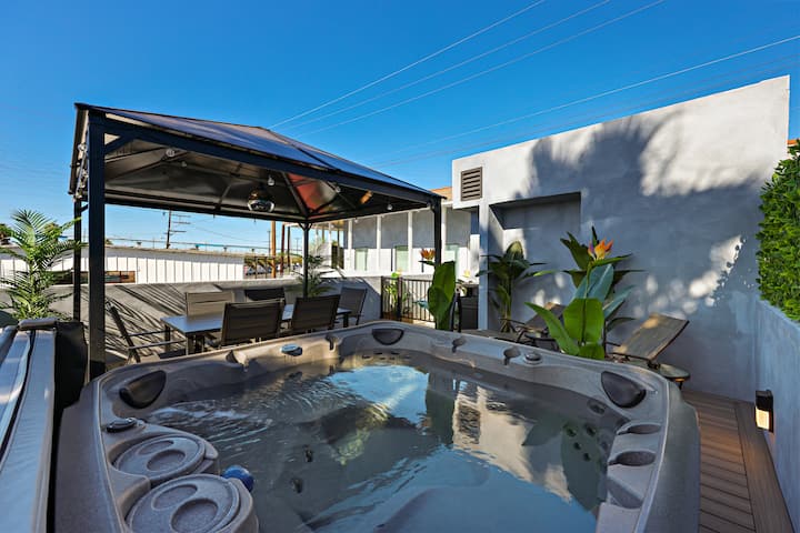 Hottub/1m Downtown/3m Coronado/king Bed/harborside - Coronado Island, CA