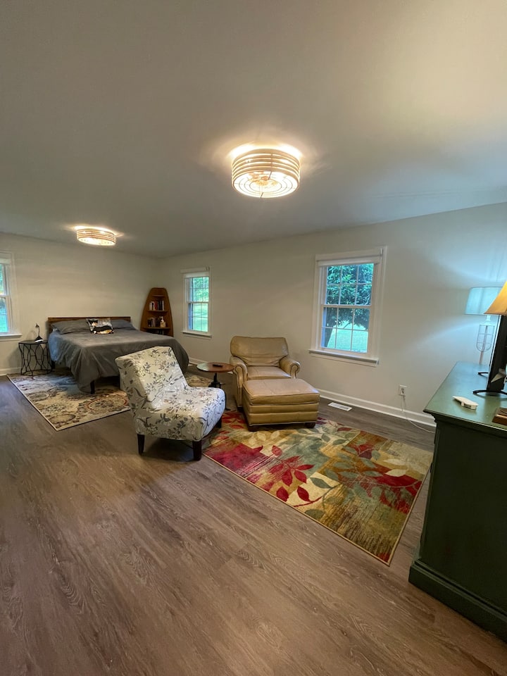 Private Entrance, Large Rooms, Near Rdu, Quiet - Raleigh, NC
