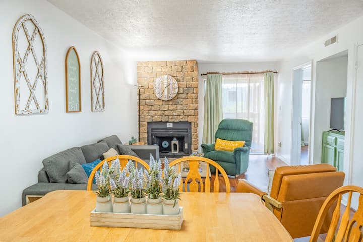 Skybridge Views/15 Min To Dt Gatlinburg/sleeps6 - Gatlinburg, TN