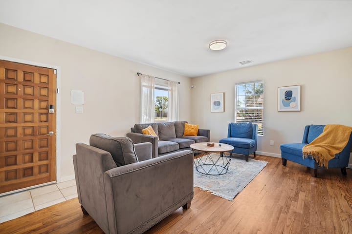 Comfy Casita By The Park - Lubbock, TX