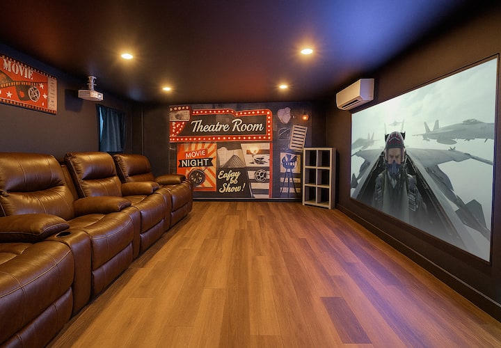 5br Retreat W/ Theater & Game Room + Pool Near Dt - San Antonio, TX