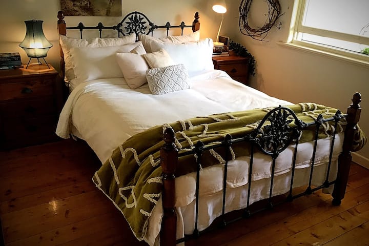 Long Stay - Adorable Furnished 3bd Home Kilysth - Bayswater