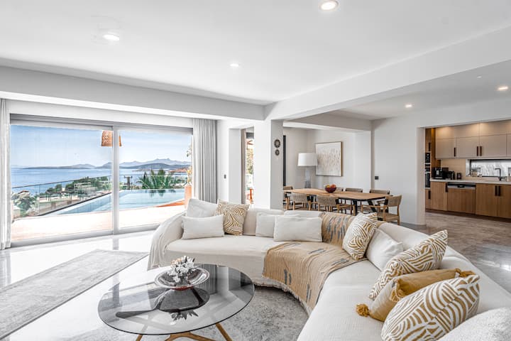 Experience Serenity Of A Relaxing Coastal  Retreat - Torba