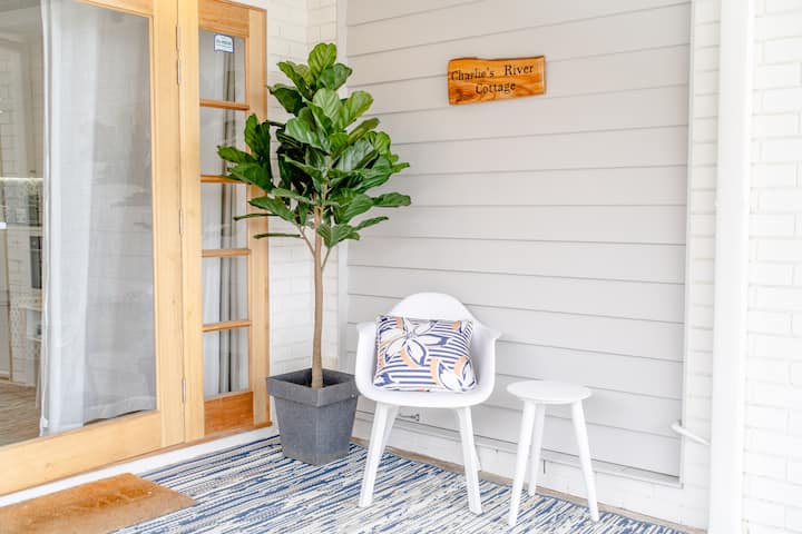 Charlie's River Cottage - Buderim
