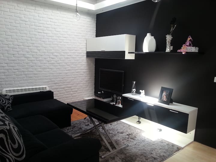 Apartamento Moderno Junto A La Catedral De Burgos - Burgos
