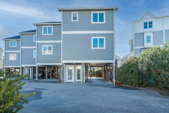 Stunning Surf City Home With Ocean Views! - Surf City, NC