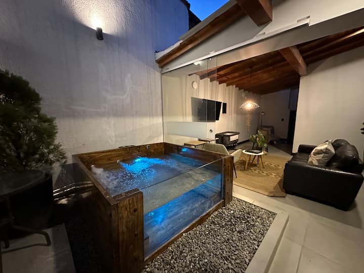 Casa Diseño En Zona Exclusiva: Elegancia Y Confort - 메데인