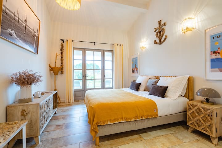 Chambre "Arlésienne"  (Mas Du Couvin, Camargue) - Saintes-Maries-de-la-Mer