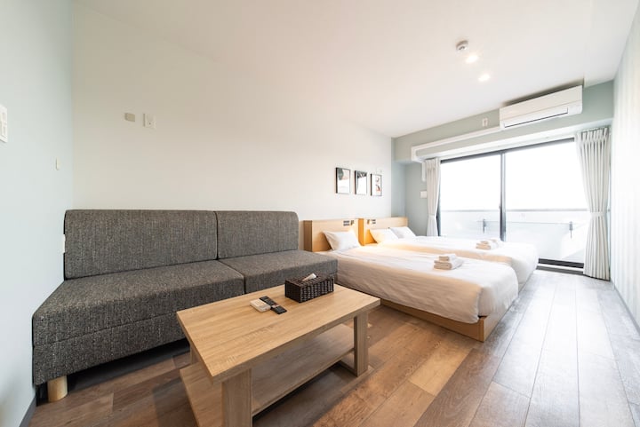 大阪・新今宮/関西空港直結/駅徒歩１分/4～5人部屋/グループに最適/キッチン完備/長期滞在 - Osaka, Japan