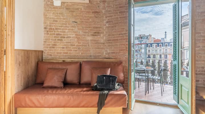 Apartment With Amazing Balcony - Barcelona