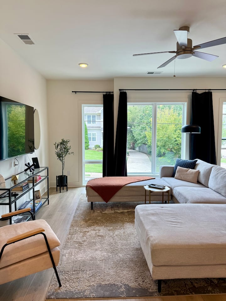 East Nashville Modern Haven! - Nashville, TN