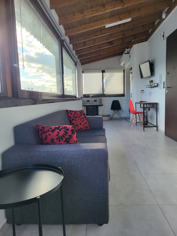 Exarchia Prime Location-loft Apt - Athens