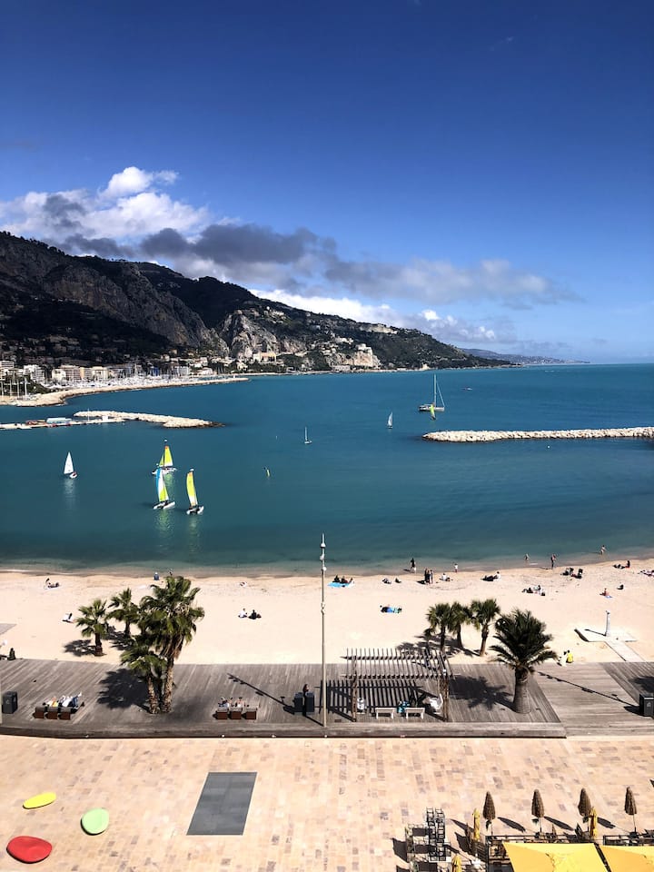 Luxury Beachfront, Sea View Apartment, In Old Town - Menton