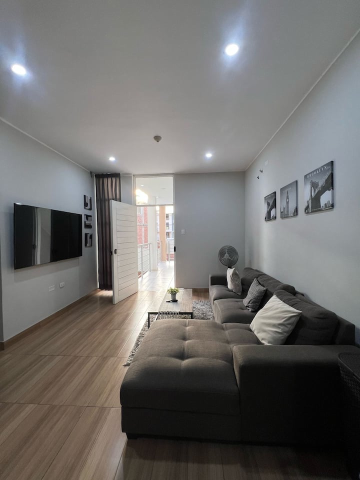 Departamento Elegante Y Seguro En Piura - Piura