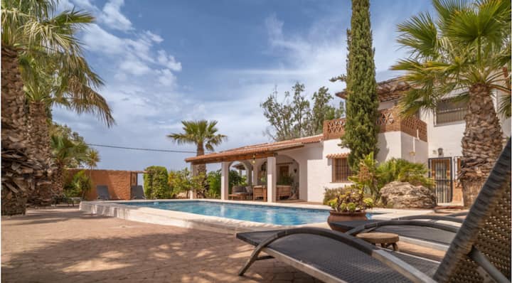 Casa Capilla: Charmant In Pittoresk Wit Dorpje - Alhama