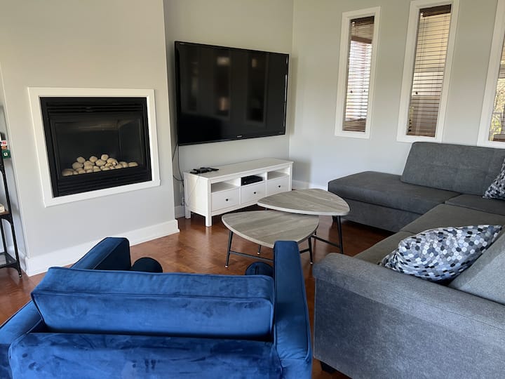 Immense Demeure Moderne Sur Le Bord De L'eau ! - Pointe-Claire