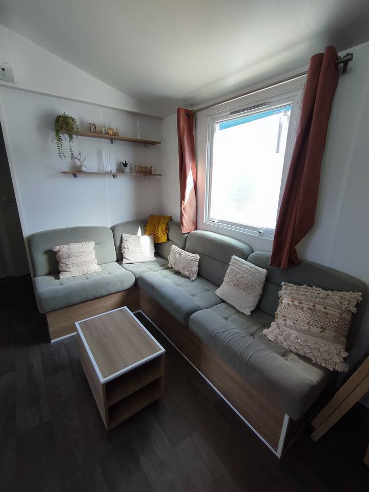 Mobil Home Vue Sur Un éCrin De Verdure - Cuers