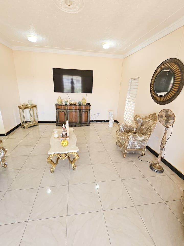 Tranquil Villa In Kingston - Kingston, Jamaica