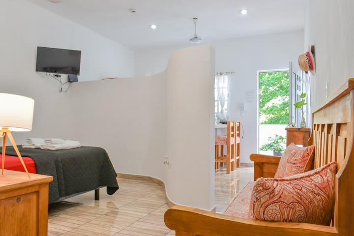 Apart. Bonito Cerca Del Mar Con Jardín Y Parking - Cozumel
