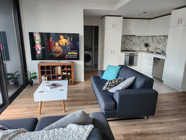 Docklands Gem - Spacious 1b1b - Williamstown