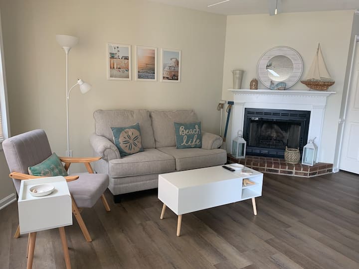 Entire Unit, Close To Hospital, Renovated - Greenville, NC