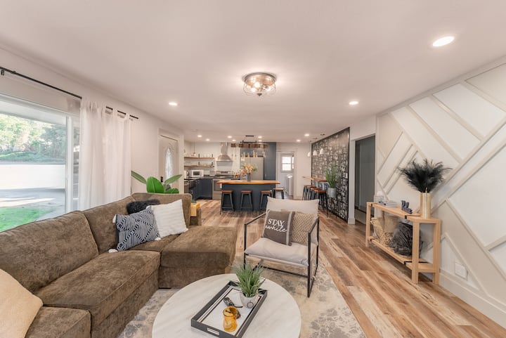 Indigo Collective - Modern Comfort & Bold Design - Roseburg, OR