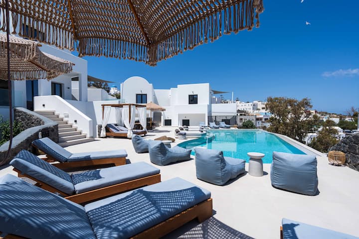 Double Suite With Hot Tub - Santorini