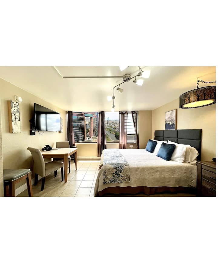 King Bed, 29th Fl, Amazing View! - Honolulu