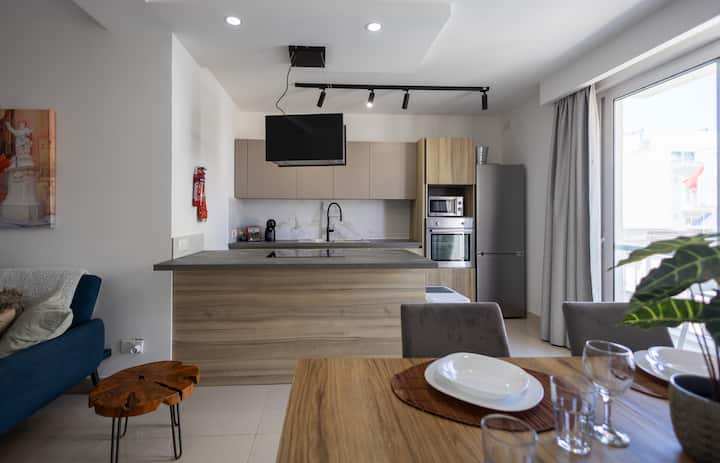 Modern 4th Floor Apartment, 120m To Promenade - Valletta
