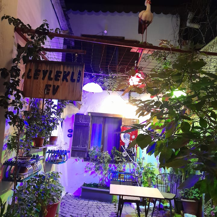 Leylekli Ev - Sığacık