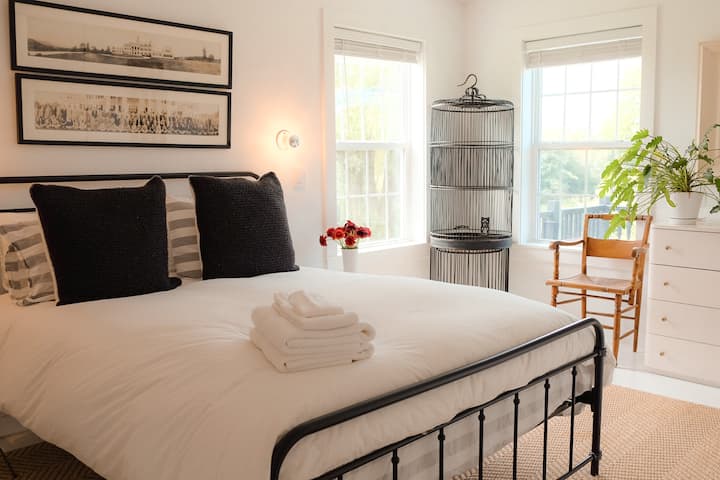 Chic And Charming Country Retreat In Hudson, Ny - Hudson, NY