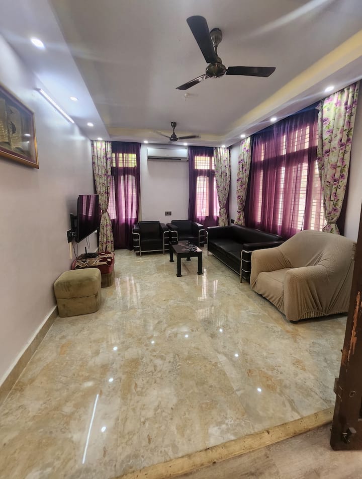 Jamesville: Smart Home, Loaded Kitchen & More! - Bengaluru