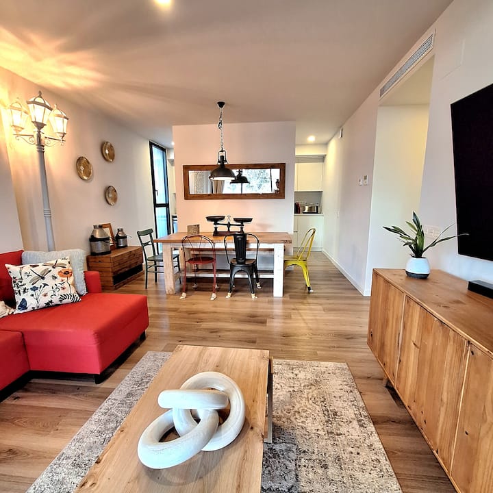 Modern Beachfront Apt. With Pool & Large Terrace - Badalona