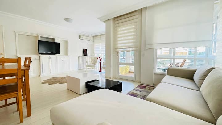 Comfortable & Peaceful On Bağdat Avenue - Ataşehir
