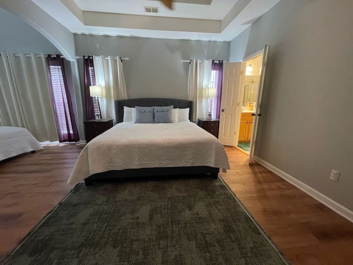 Get Away 5br Home Near Stateline - Southaven, MS