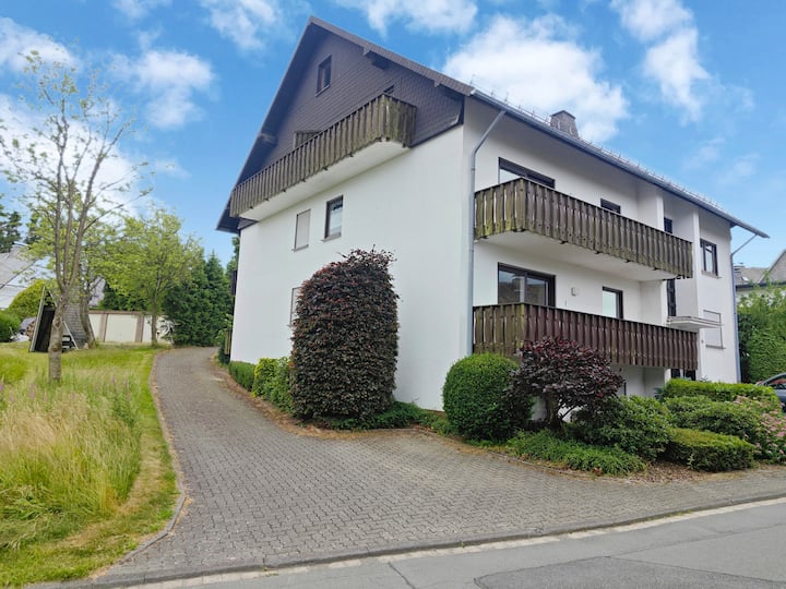 Moderne 3 Zi Ferienwohnung - Neuastenberg