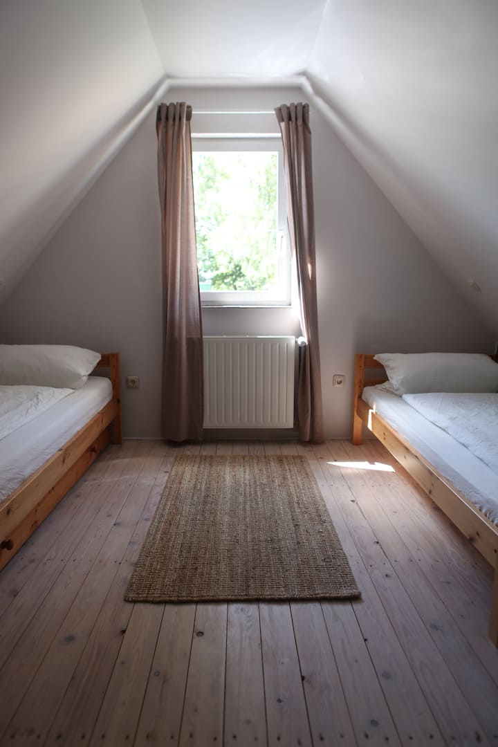 Hus Rügen, Ferienhaus Mit Eigenem Garten - Garz