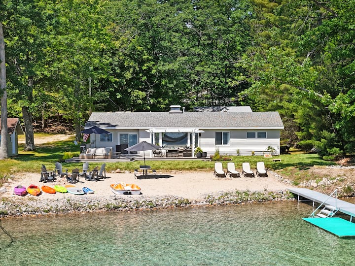 Higgins Lakefront*guest House*peddle Boat*fire Pit - Higgins Lake, MI