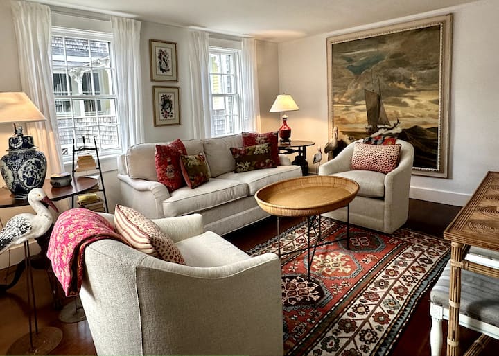 Three Bedrooms 5 - Minute Walk To Town And Water - Nantucket, MA