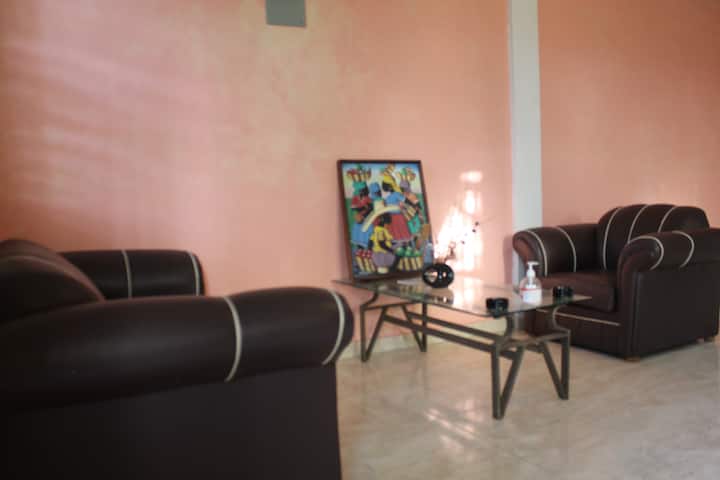 Beautiful Peaceful Mountain Home - 海地