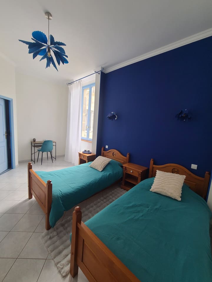 Les Dépendances Du Château-refuge Des Bleuets - Turenne