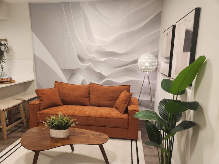 Cozy 2brm Suite, Nw Calgary - Calgary