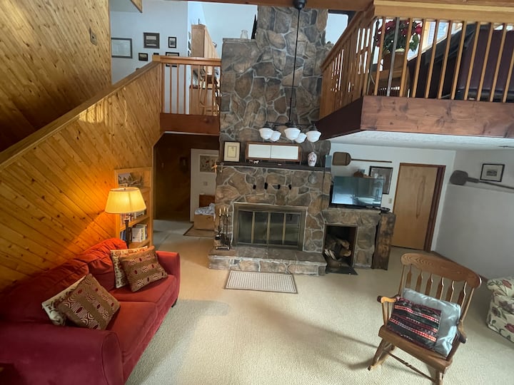 Spacious Family Home With Mt Hood & Mt Adams Views - Mount Hood, OR
