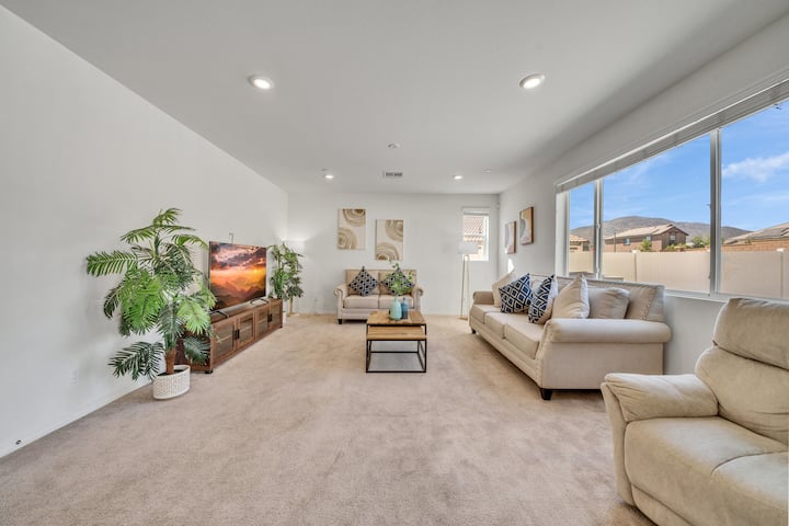 4br Warm Family Retreat | Large Backyard E#41393 - Jurupa Valley, CA